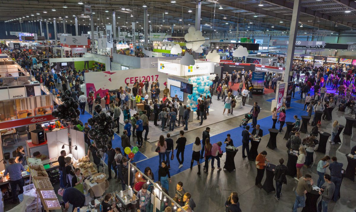 6 Reasons To Keep Exhibiting At B2B Trade Shows