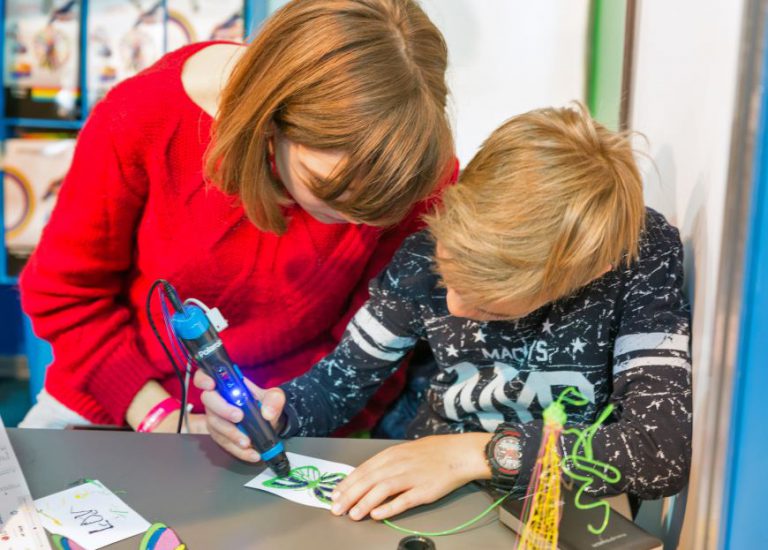 14 Trade Show Booth Activity Ideas | SocialPoint